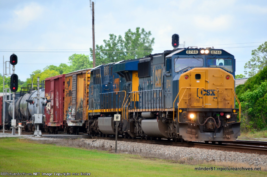 CSX 8744